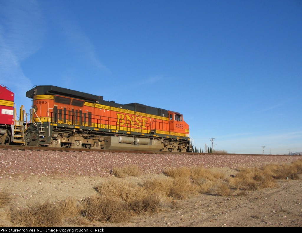 BNSF 4895